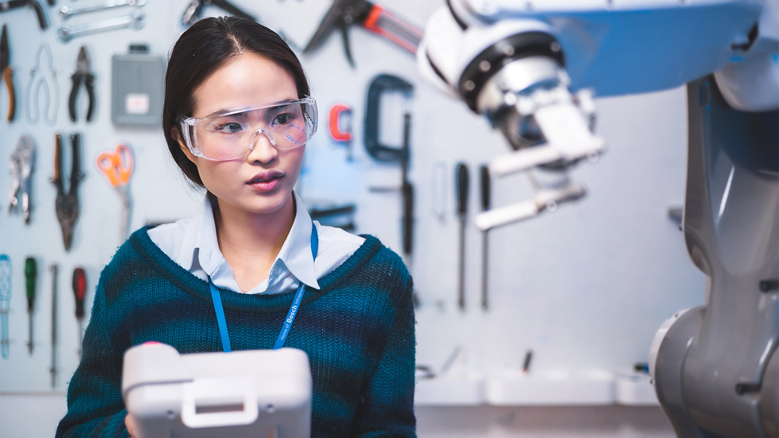 Cross-divisional collaboration for new innovations | Bosch Business ...